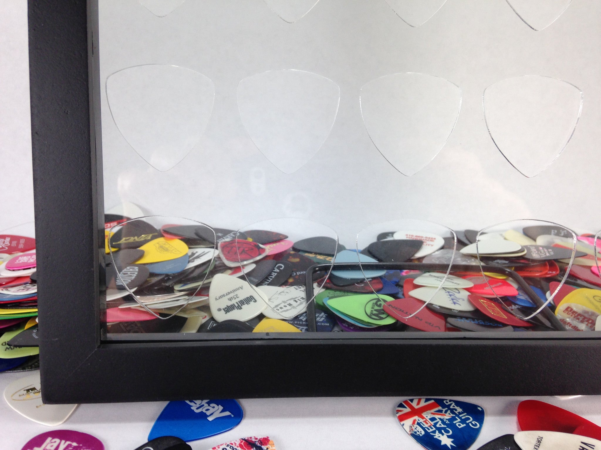8" x 10" Horizontal Guitar Pick Display Frame - CLEAR - Holds 24 Bass ...
