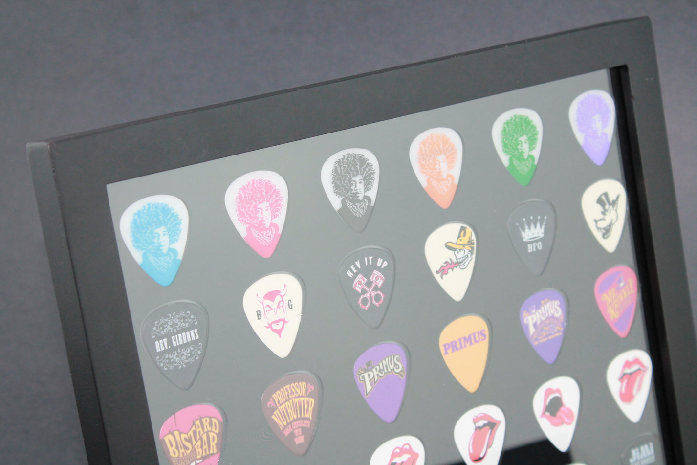 8" x 10" Horizontal Guitar Pick Display Frame - Black - HOLDS 30 PICKS ...