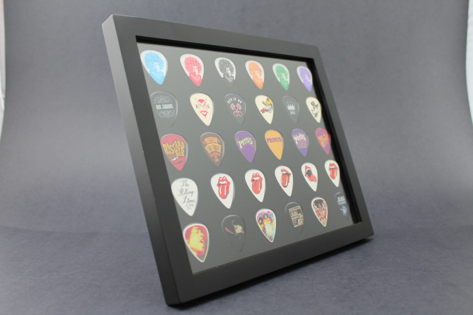 8" x 10" Horizontal Guitar Pick Display Frame - Black - HOLDS 30 PICKS ...